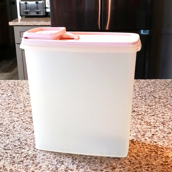 Tupperware | Kitchen | Vintage Tupperware Pink Top Storage Cereal 5883 ...